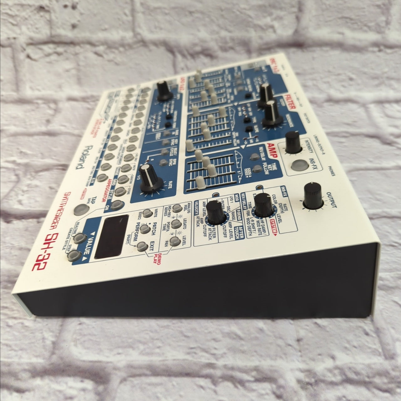 Roland SH-32 Desktop Synthesizer - Evolution Music