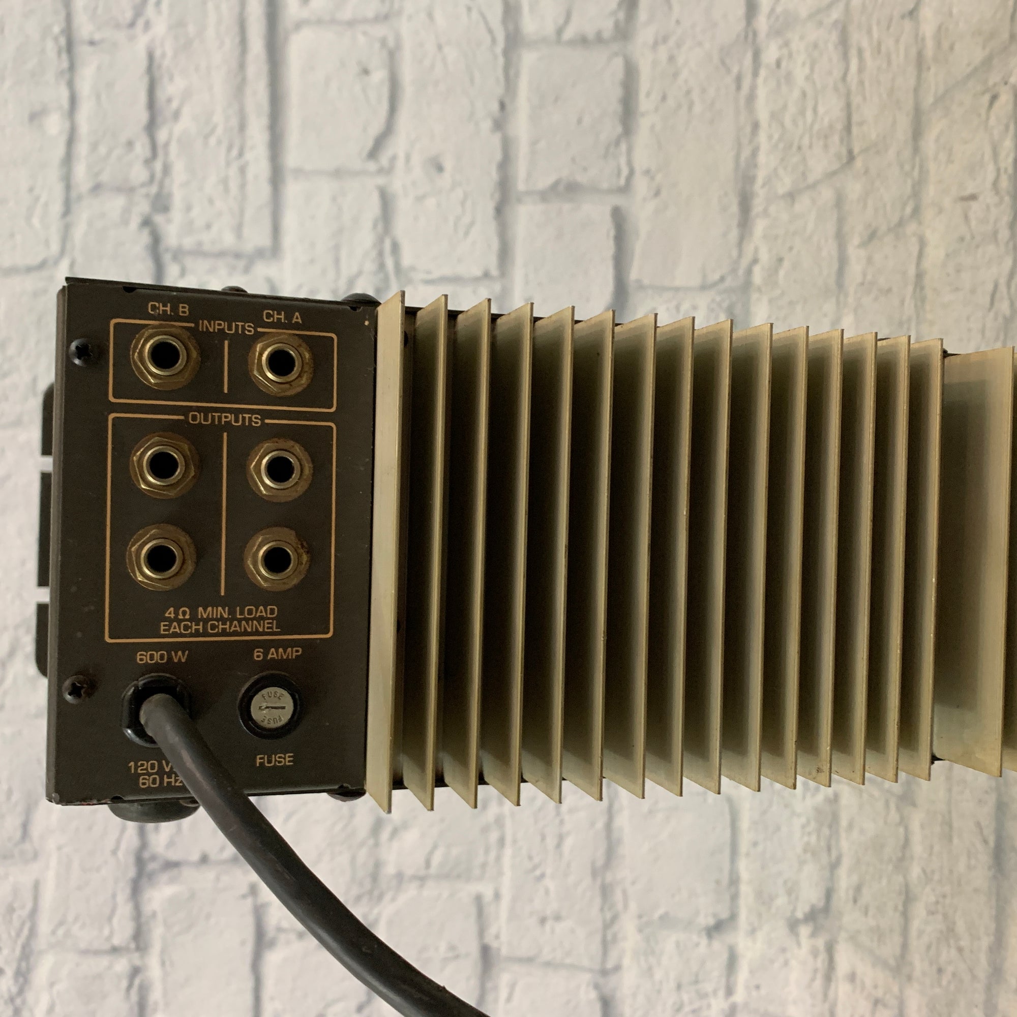 Peavey M-2600 Mark V Series 88 Stereo Power Amp - Evolution Music