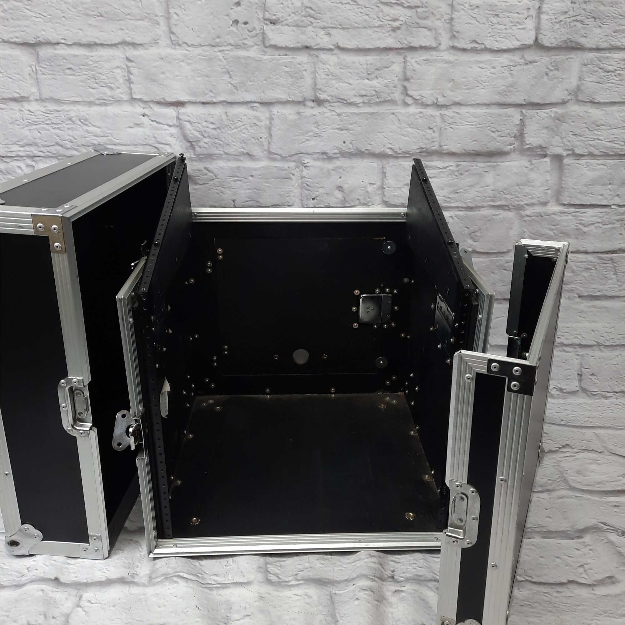 Road Ready RRM8UMKii Mixer Rack Case - Evolution Music