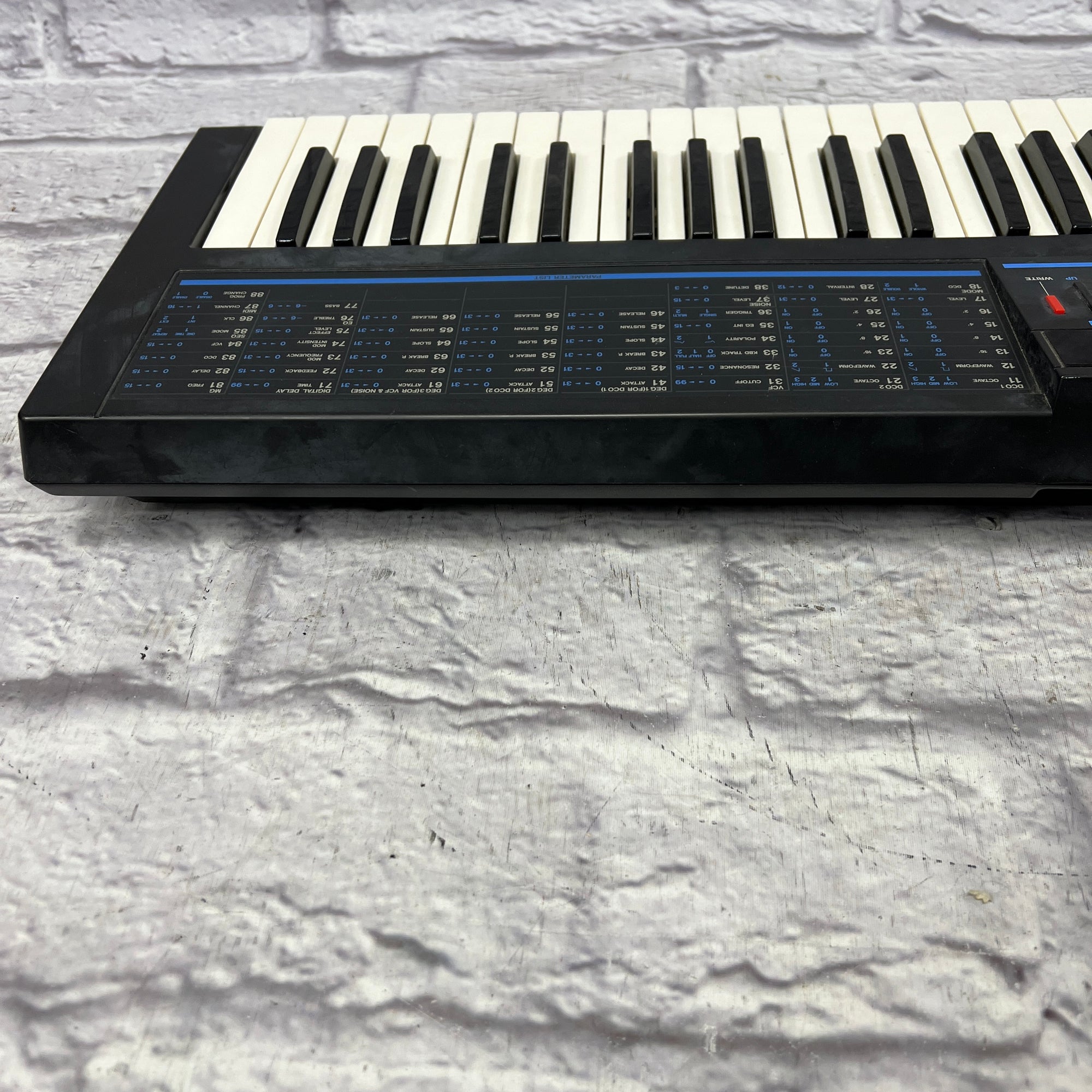 Korg Poly-800 MK II Synth - Evolution Music