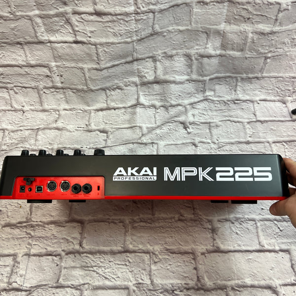 Akai MPK 225 Midi Controller - Evolution Music