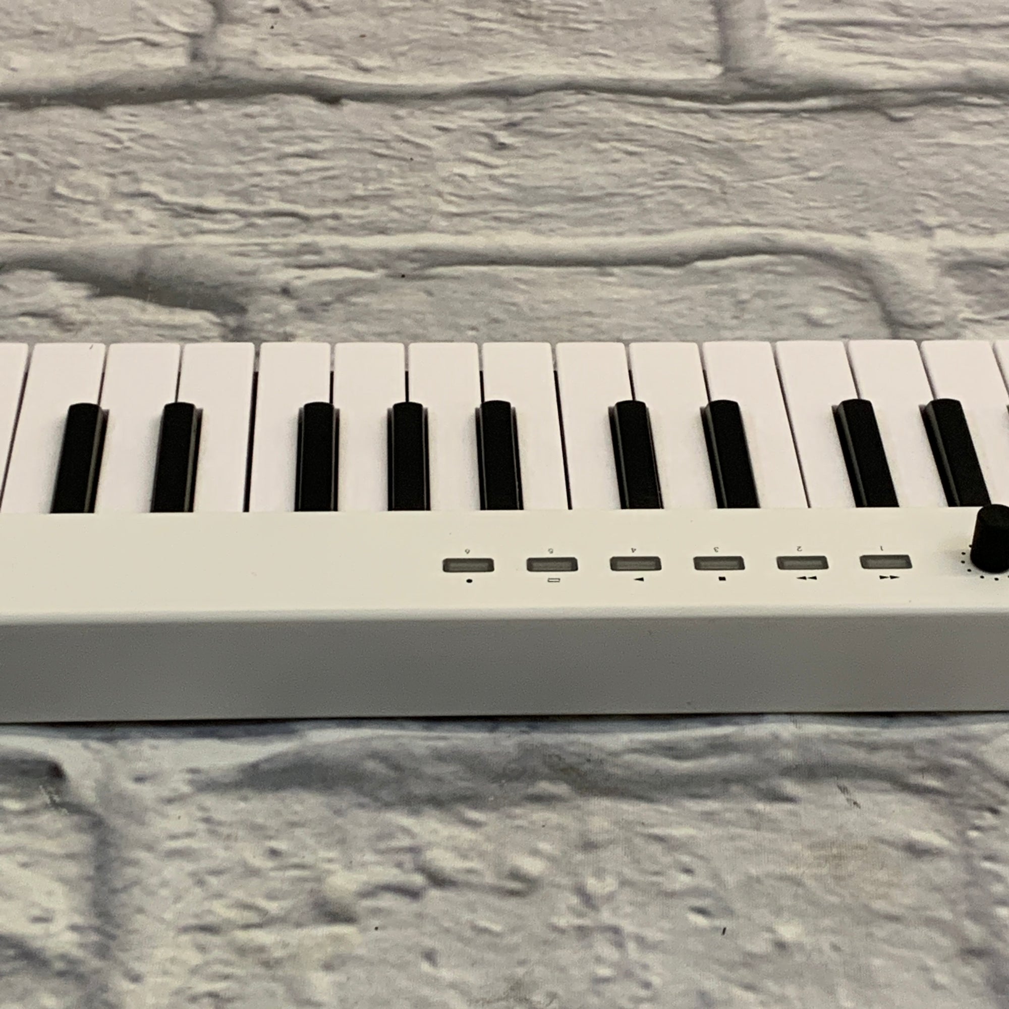 MidiPlus X4 Mini Midi Keyboard - Evolution Music