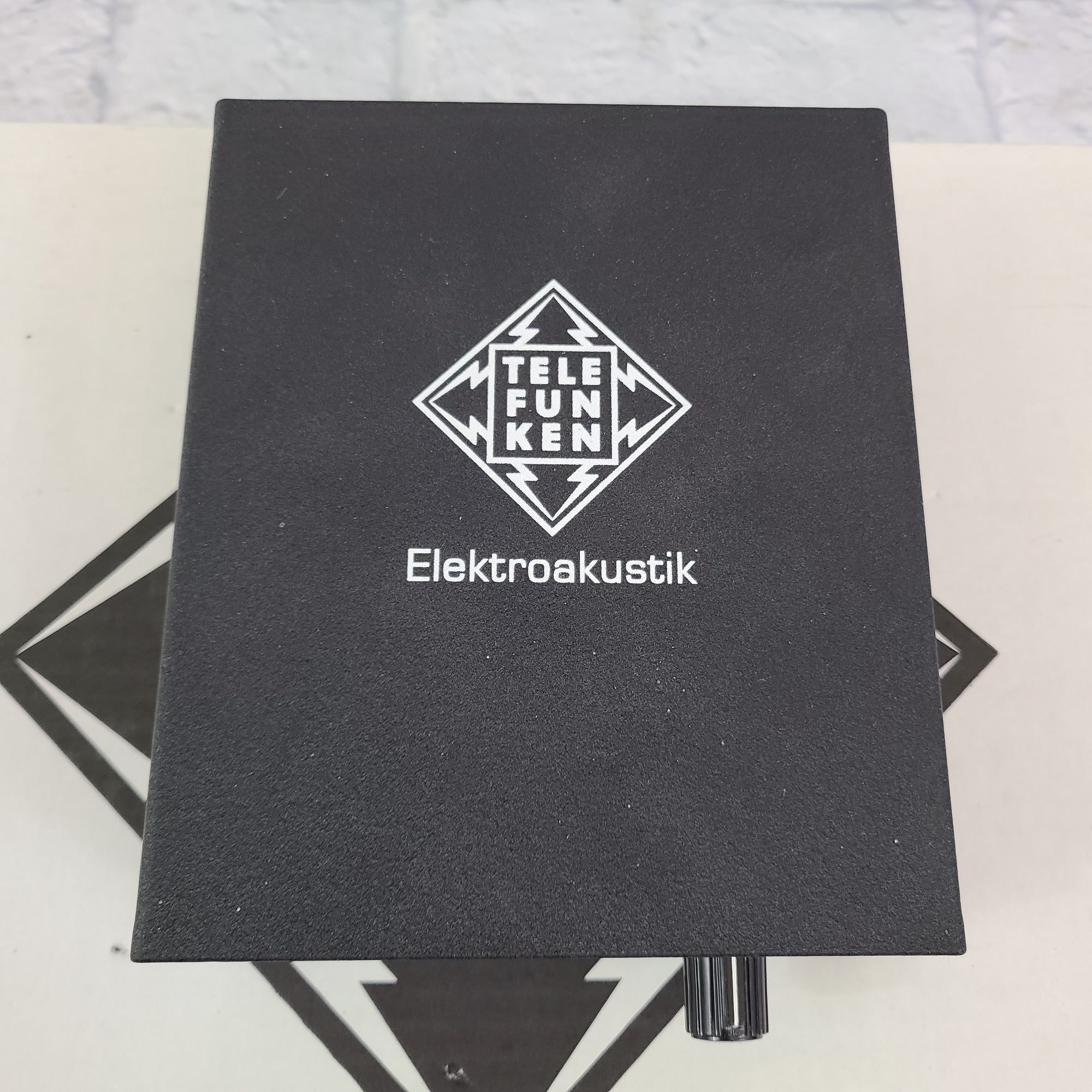 Telefunken AK-47 MKII Large Diaphragm Multi-Pattern Tube Condenser Mic ...