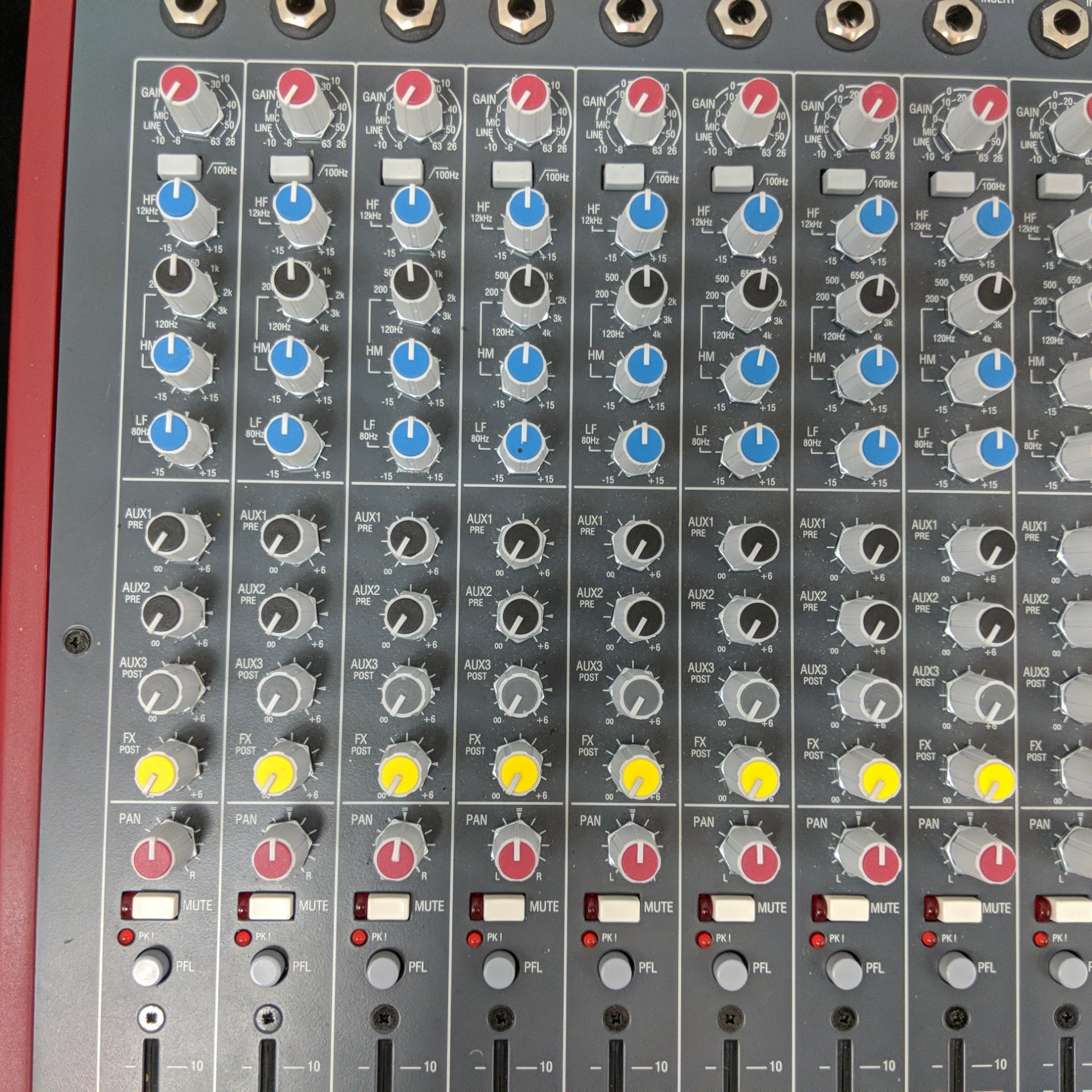 Allen & Heath ZED-22FX 22-Channel w/ Case - Evolution Music
