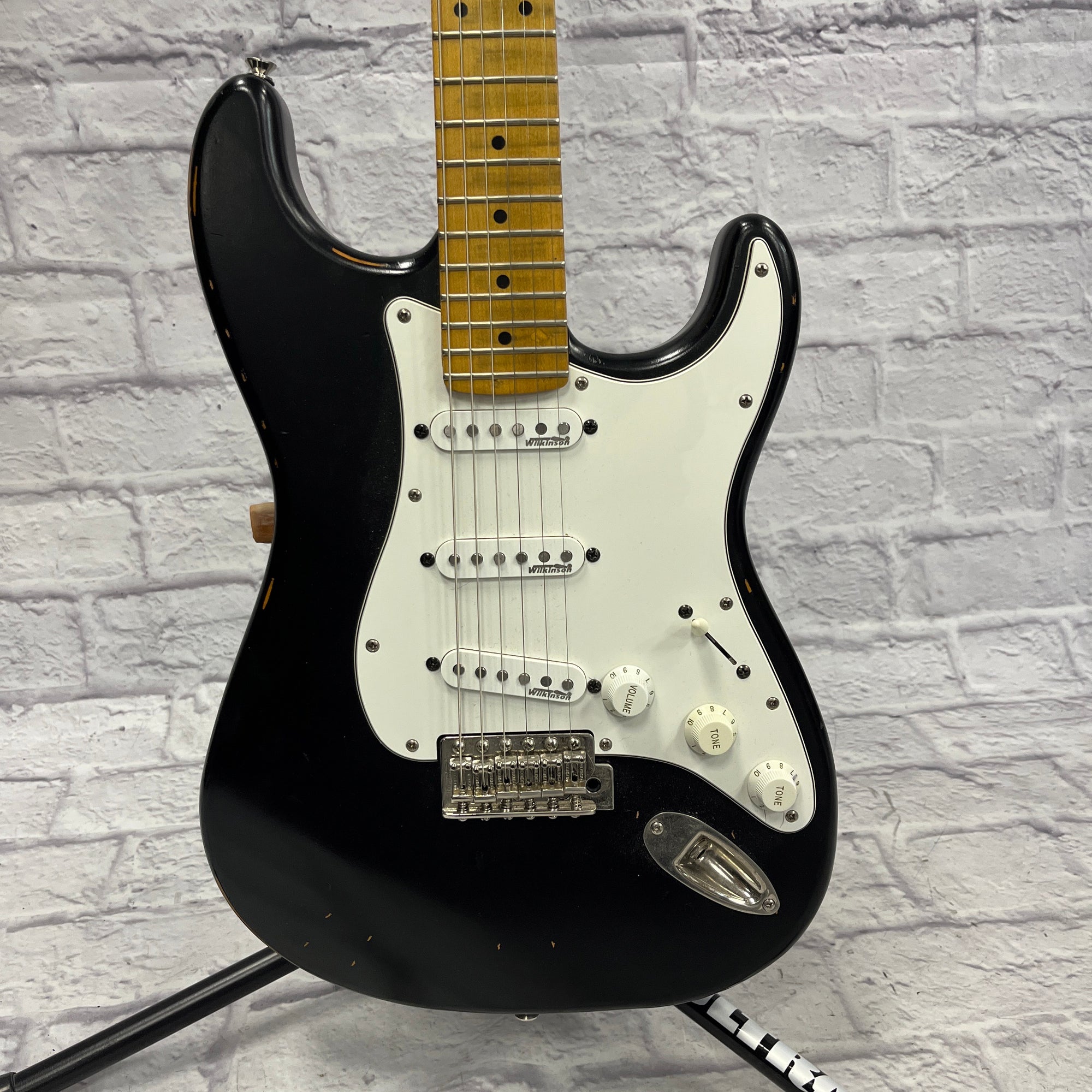 Vintage (Brand) V6 Icon Distressed Strat Electric Guitar - Evolution Music