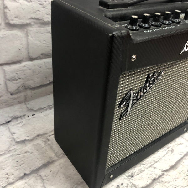 Fender Mustang I Guitar Combo - Evolution Music