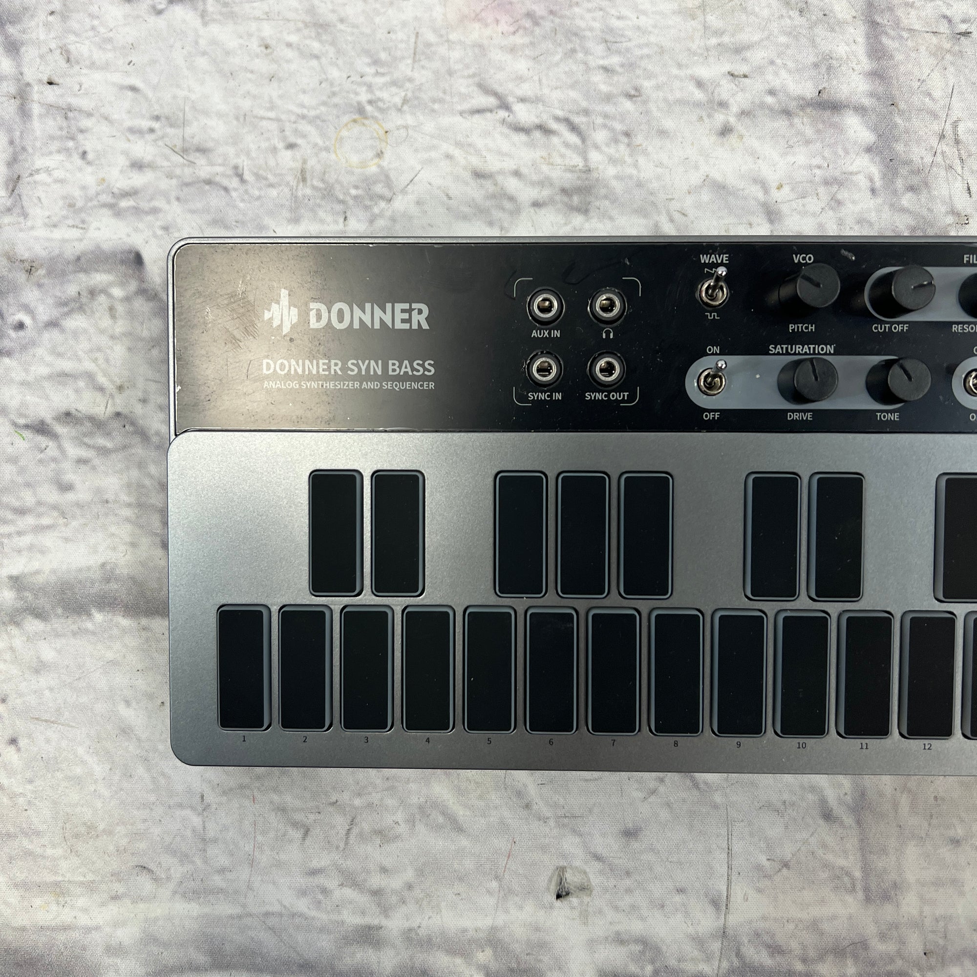 Donner B1 Analog Bass Synthesizer Evolution Music