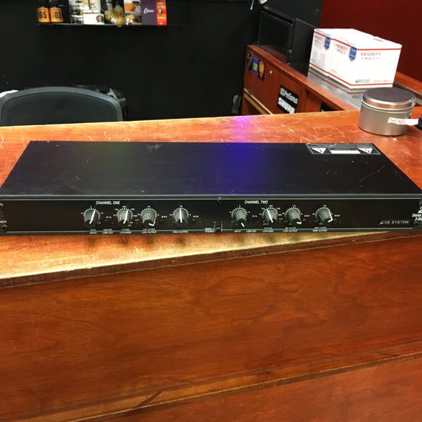 DBX 223XL Crossover - Evolution Music