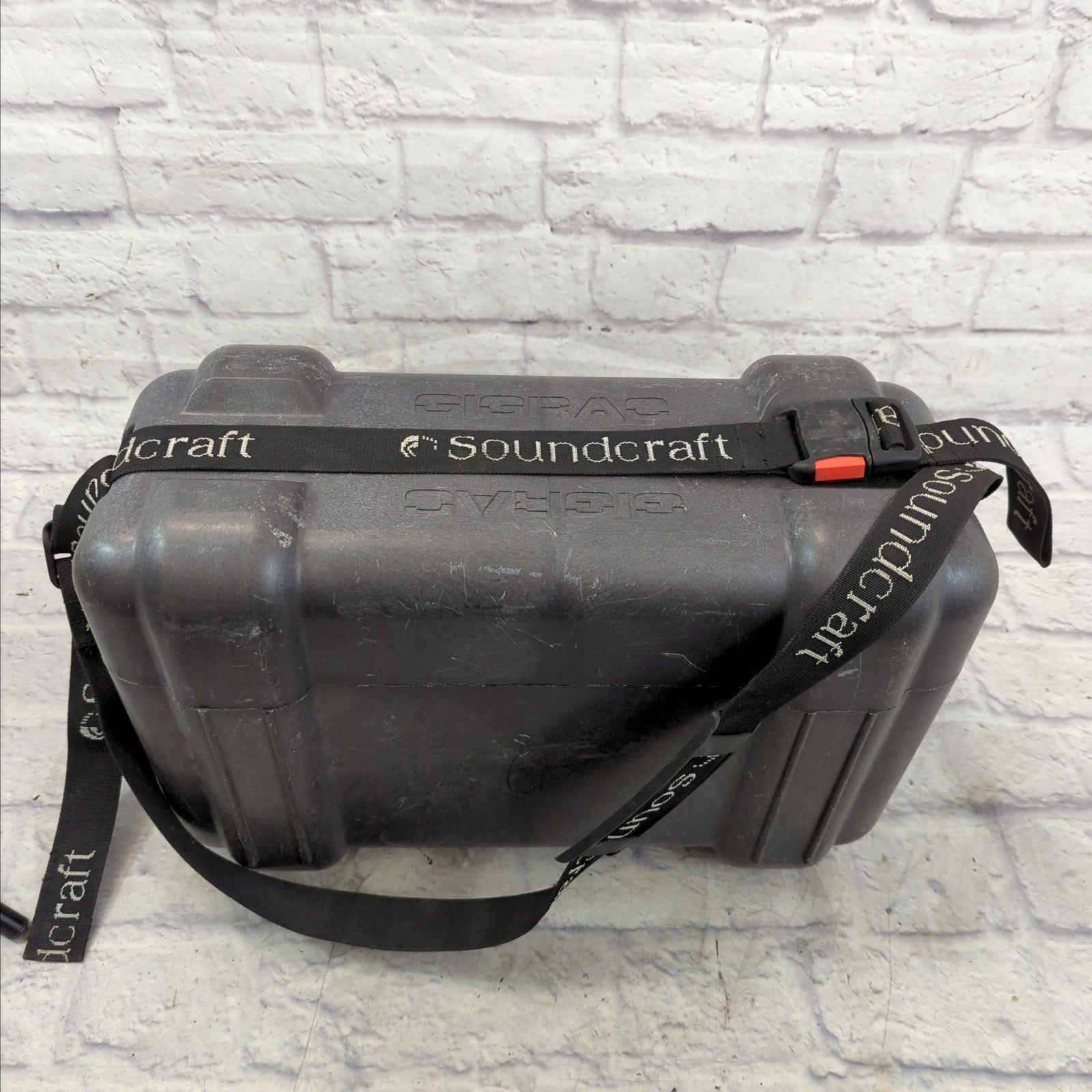 Soundcraft Gigrac 300 8-Channel 300-Watt Powered Mixer - Evolution Music