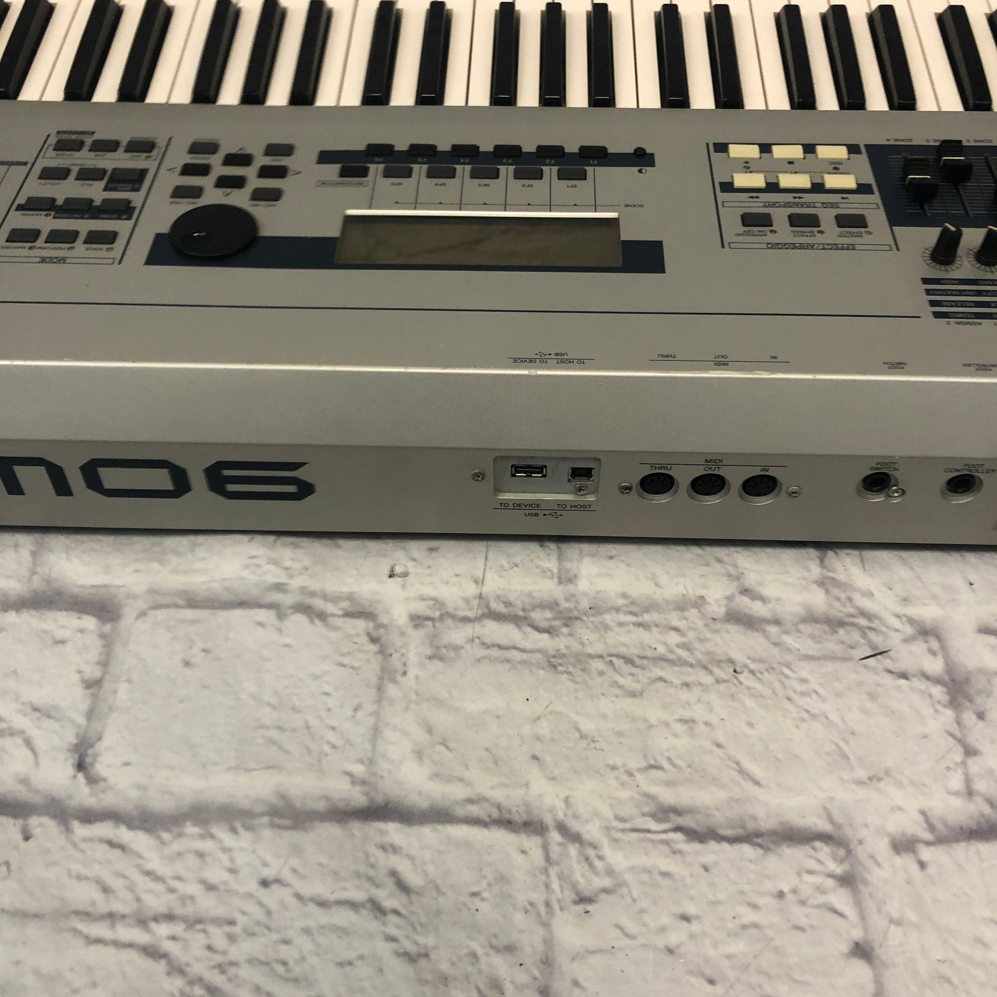Yamaha MO6 61 Key Synthesizer Workstation - Evolution Music