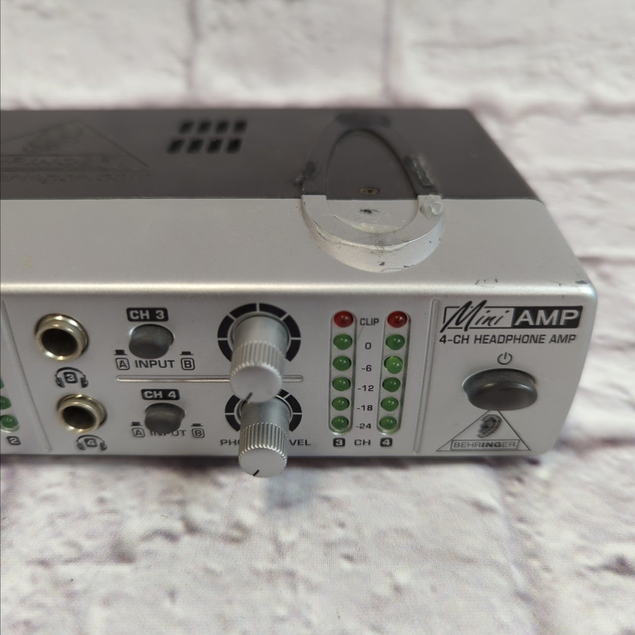 Behringer Amp800 Headphone Amp - Evolution Music