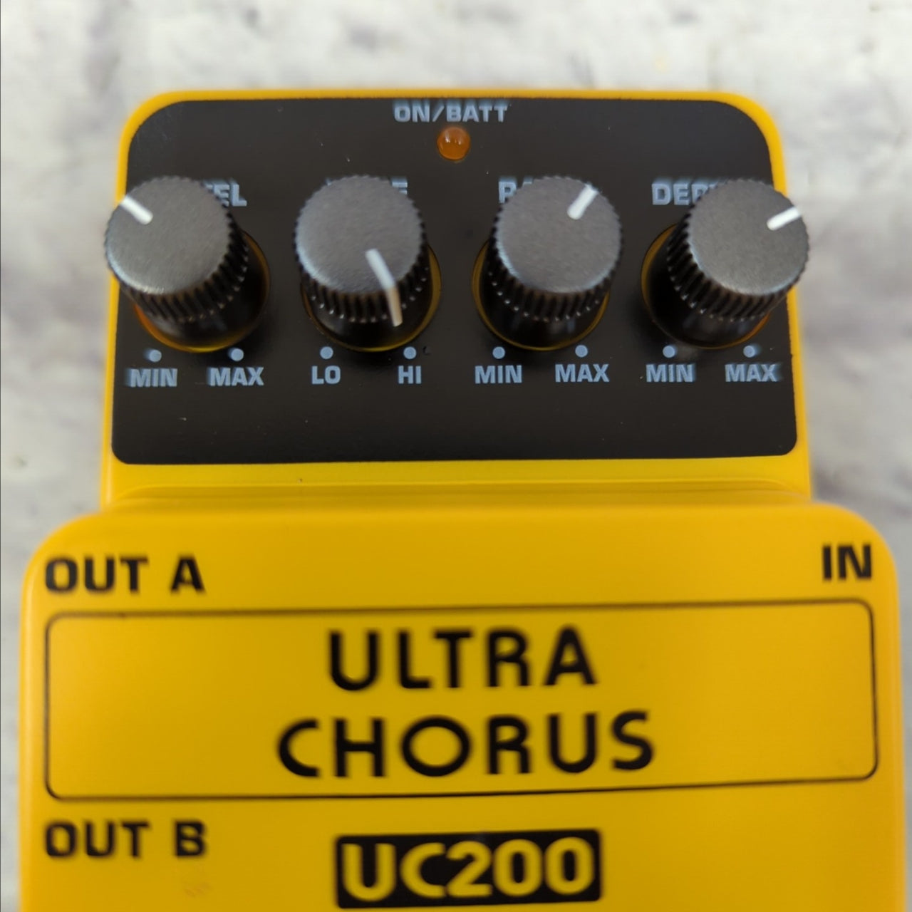 Behringer UC200 Ultra Chorus - Evolution Music
