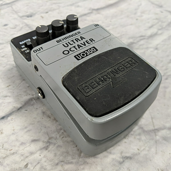 Behringer UO300 Ultra Octaver Pedal - Evolution Music