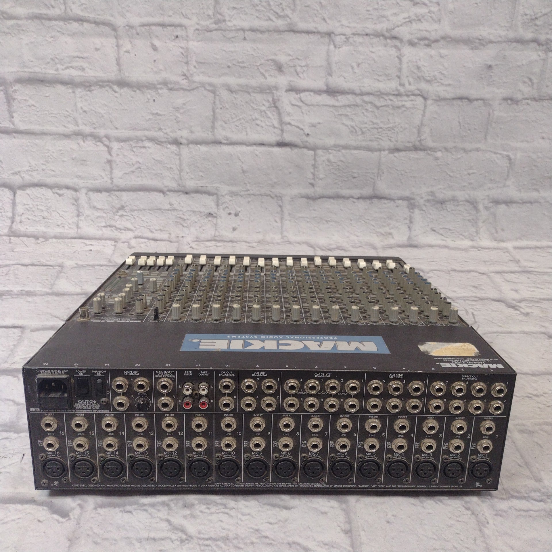 Mackie 1604 VLZ Pro Mixer AS IS - Evolution Music Mackie 1604 VLZ Pro Mixer AS IS - Evolution Music