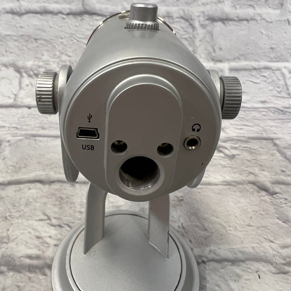 Blue Yeti USB Microphone - Evolution Music