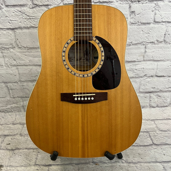 Art and Lutherie Spruce Acoustic Guitar - Evolution Music
