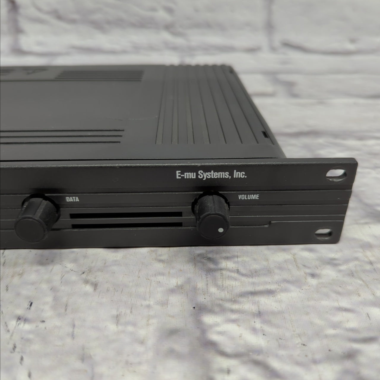 E-MU Systems Proteus/2 Rackmount 32-Voice Sampler Module - Evolution Music