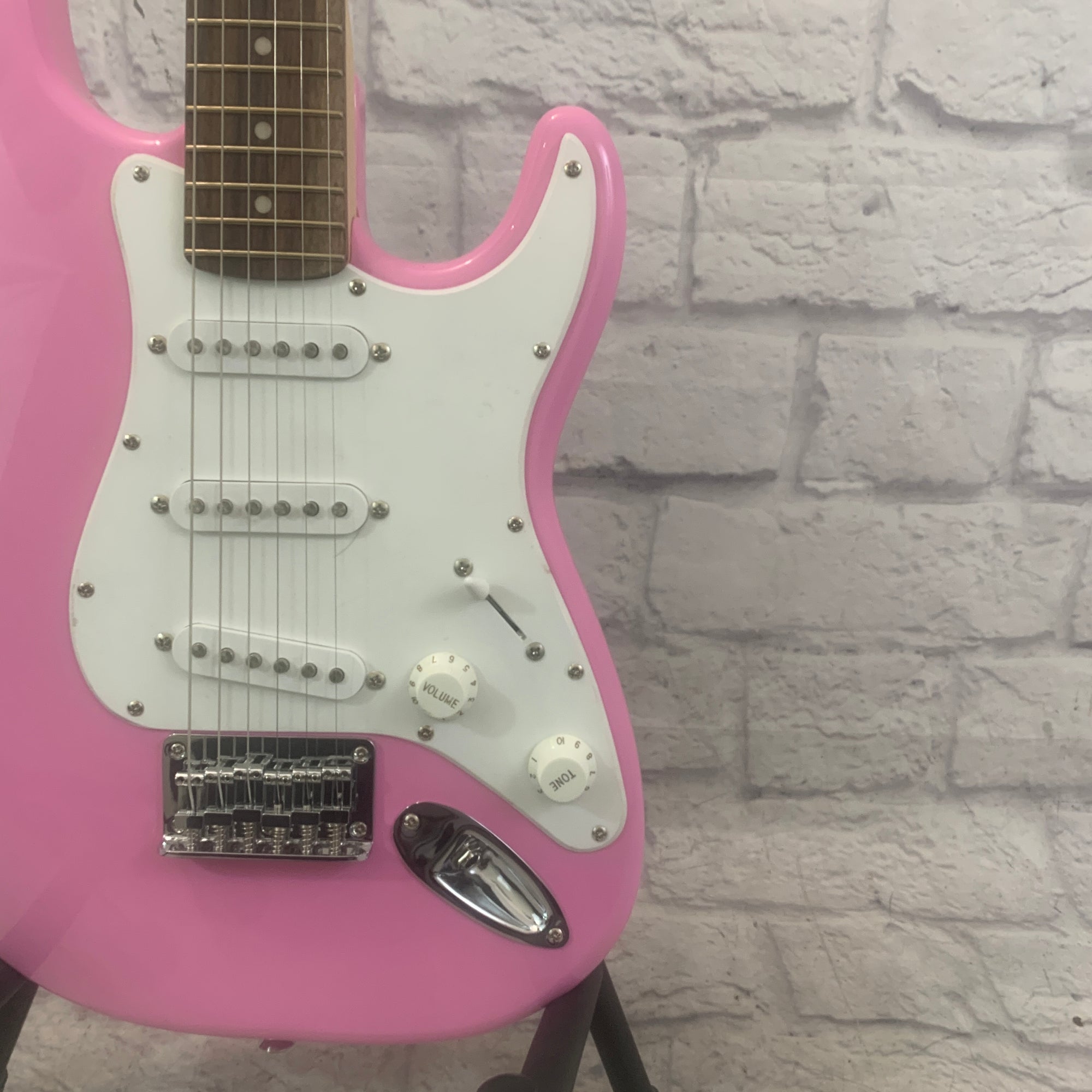 Squier Mini Strat Stratocaster (Pink) Electric Guitar - Evolution Music