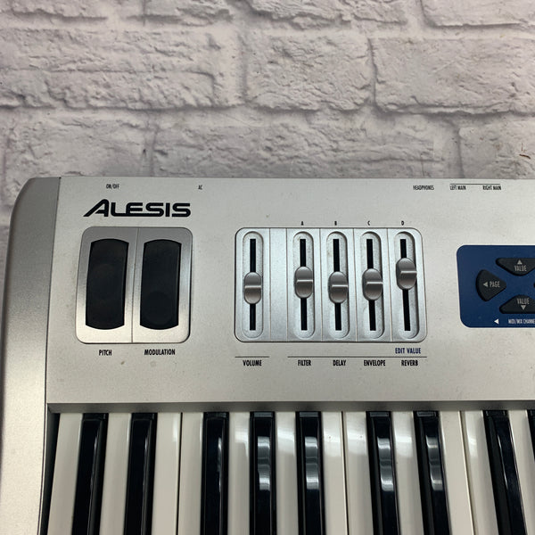 Alesis QS6.2 61 Key Synthesizer - Evolution Music