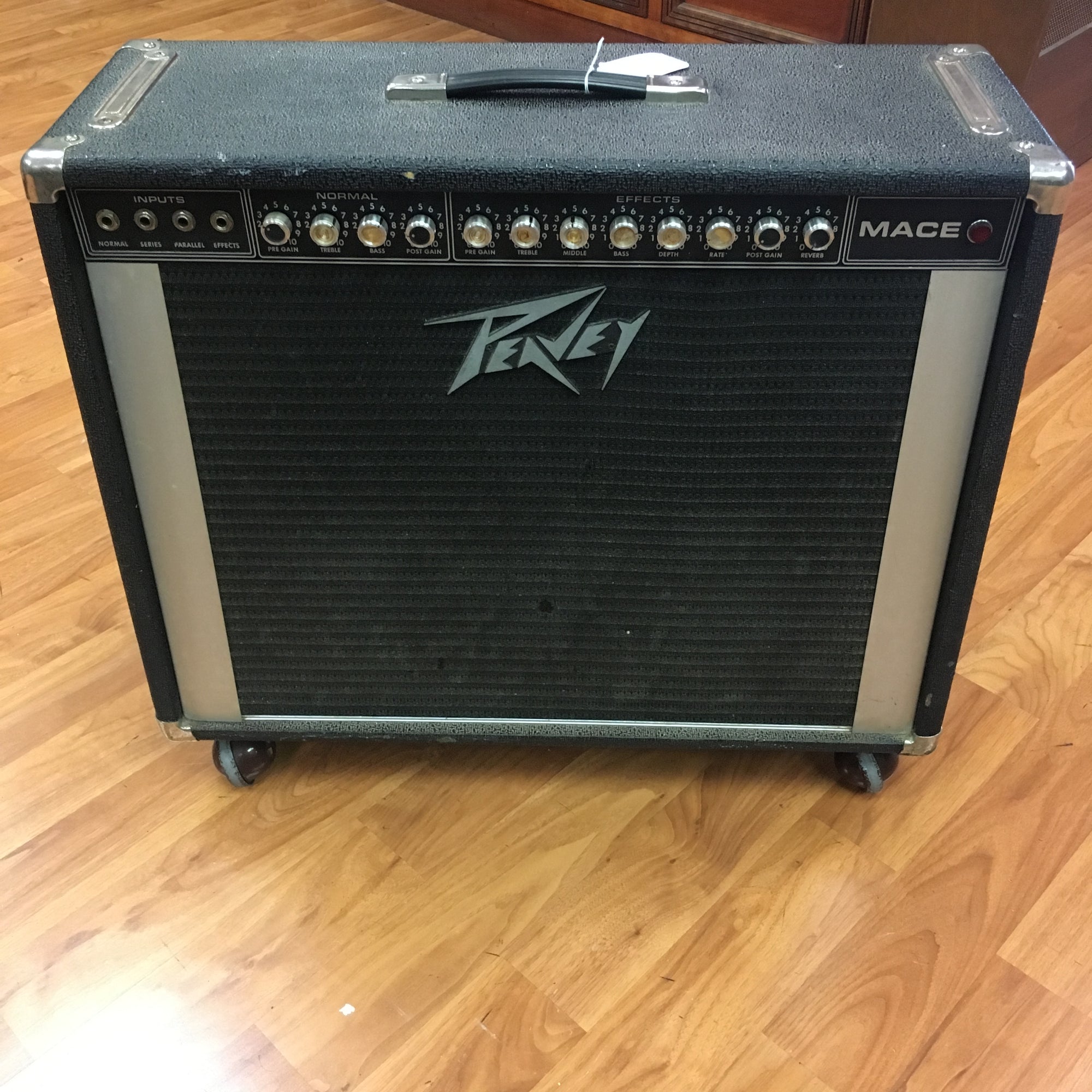 Peavey Mace 2x12 Tube Combo w Eminence Legends - Evolution Music