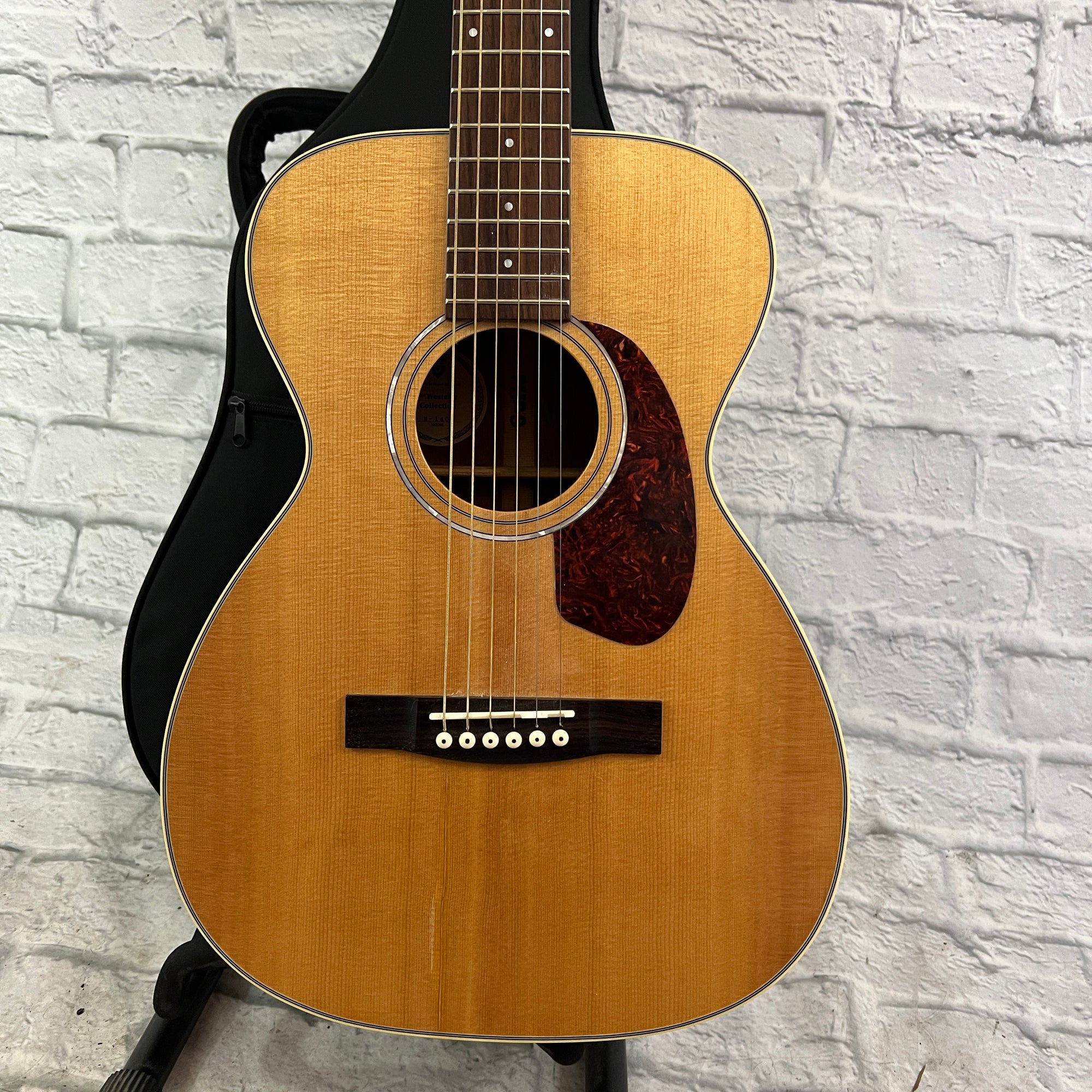 Guild M-140 Parlor Acoustic Guitar w/ Fitted Case - Evolution Music