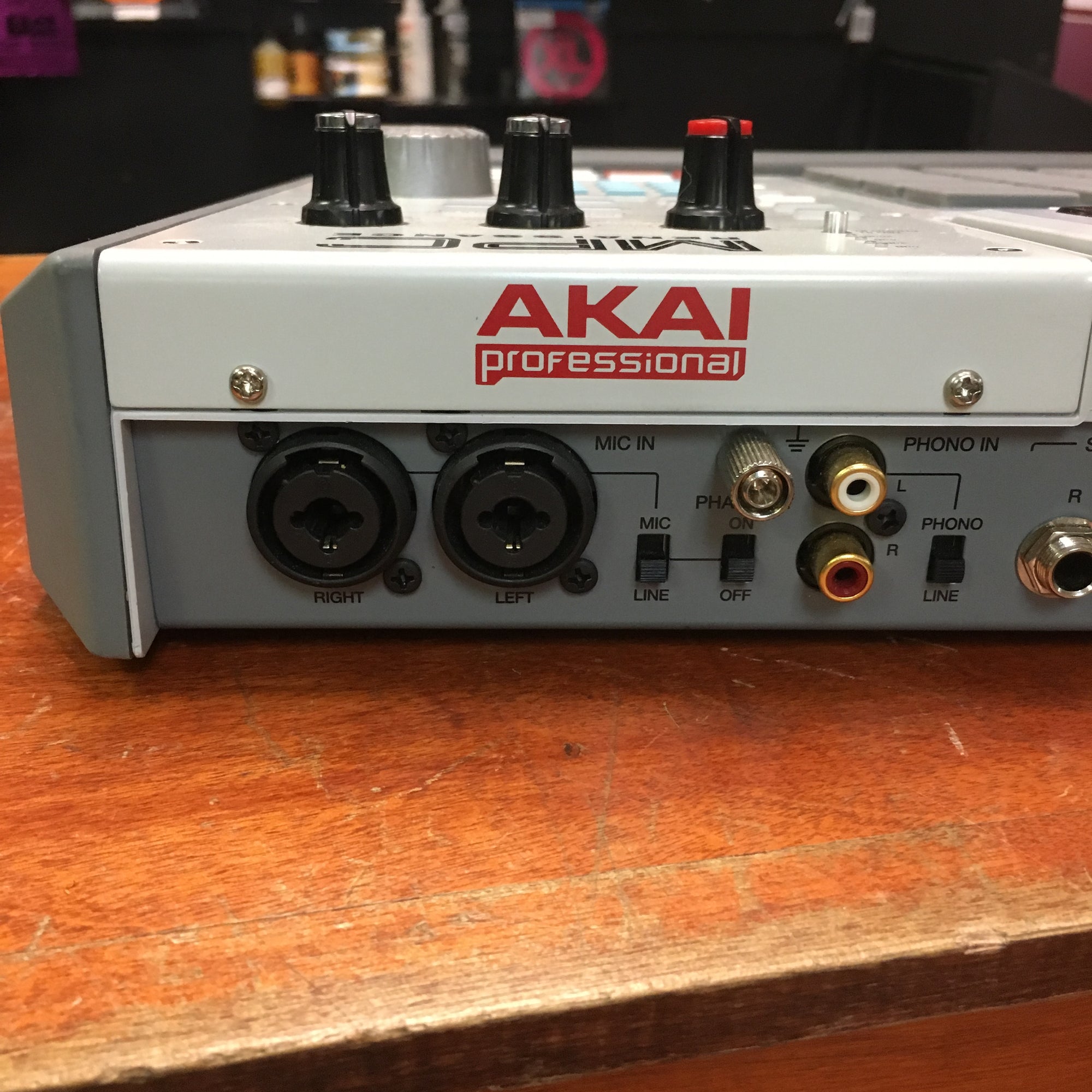 Akai MPC Renaissance Music Production Controller - Evolution Music