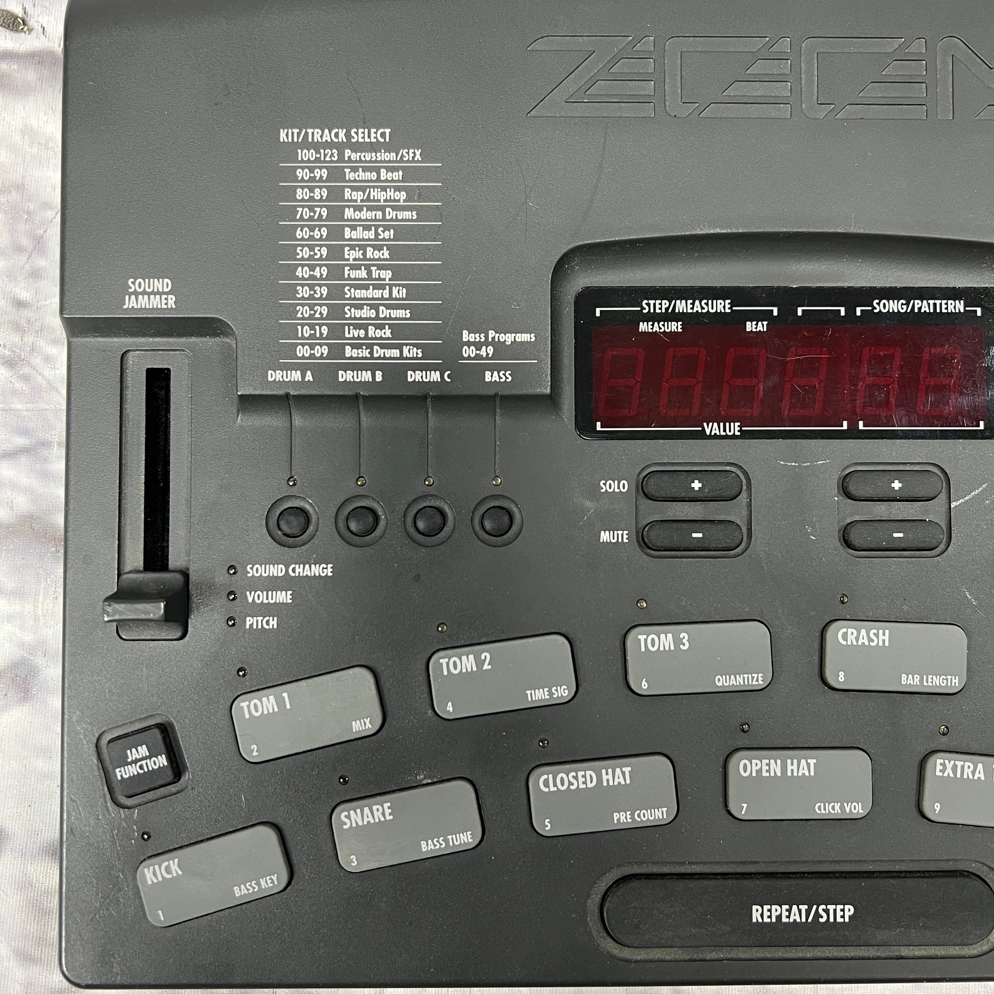 Zoom RhythmTrak 234 Electric Drum Machine - Evolution Music