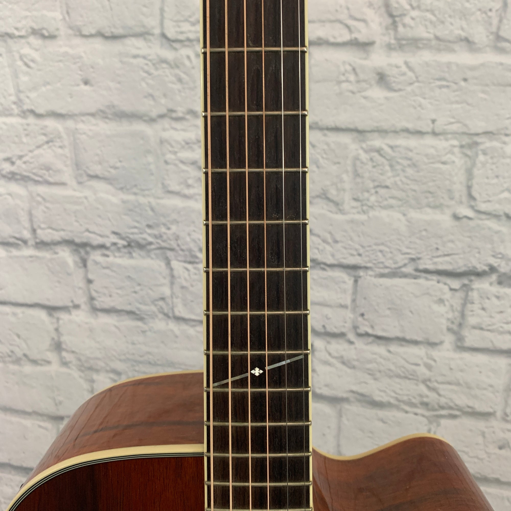 Alvarez AD60CK Dao Koa Electric/Acoustic Guitar w/ Case - Evolution Music