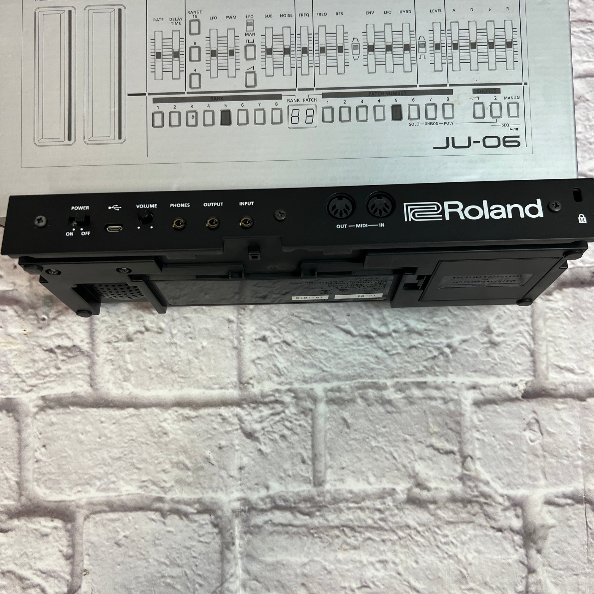 Roland Boutique JU-06 Synth Module - Evolution Music