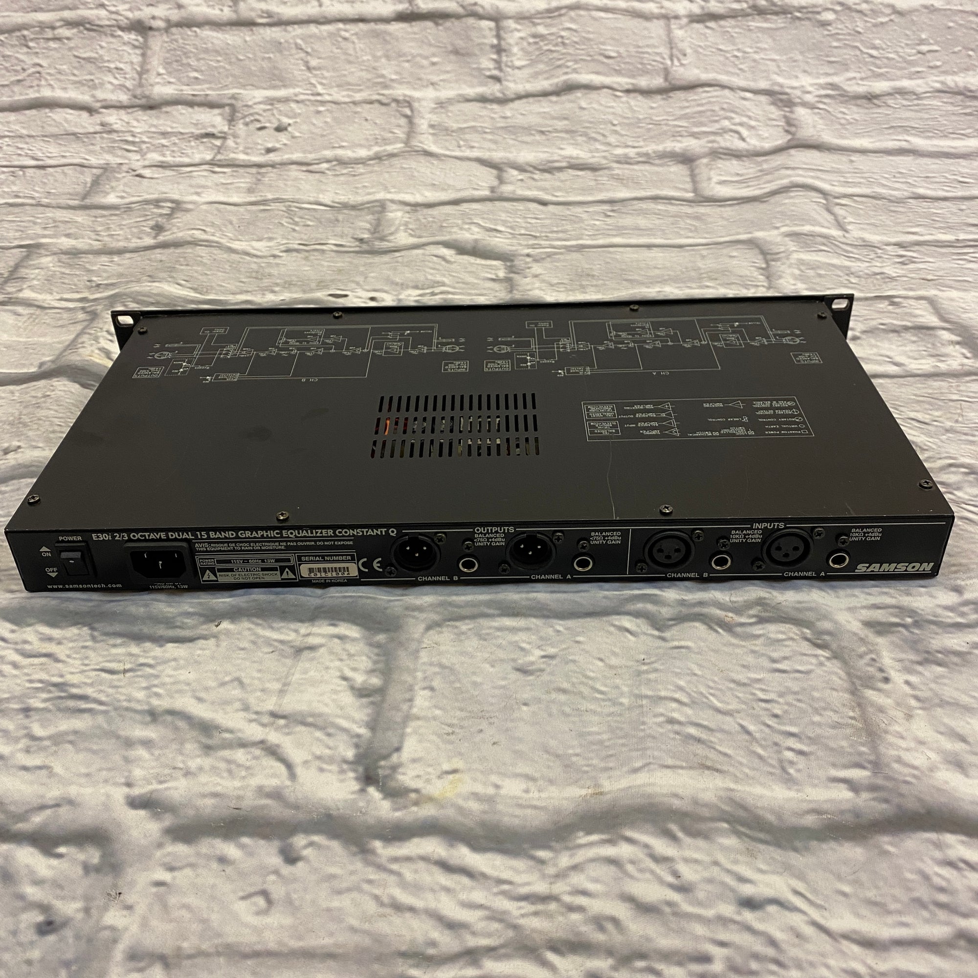 Samson E30 2/3 Octave Dual 15 Band Graphic Equalizer - Evolution Music