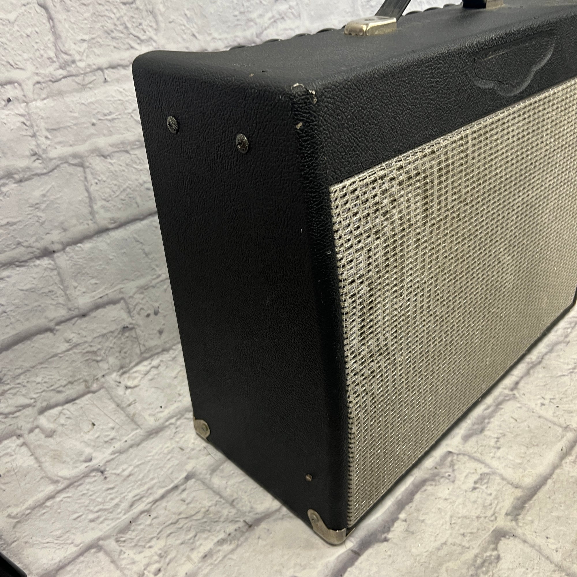 Traynor YCV40 Custom Valve 40 Watt 1x12 Guitar Combo Amp - Evolution Music