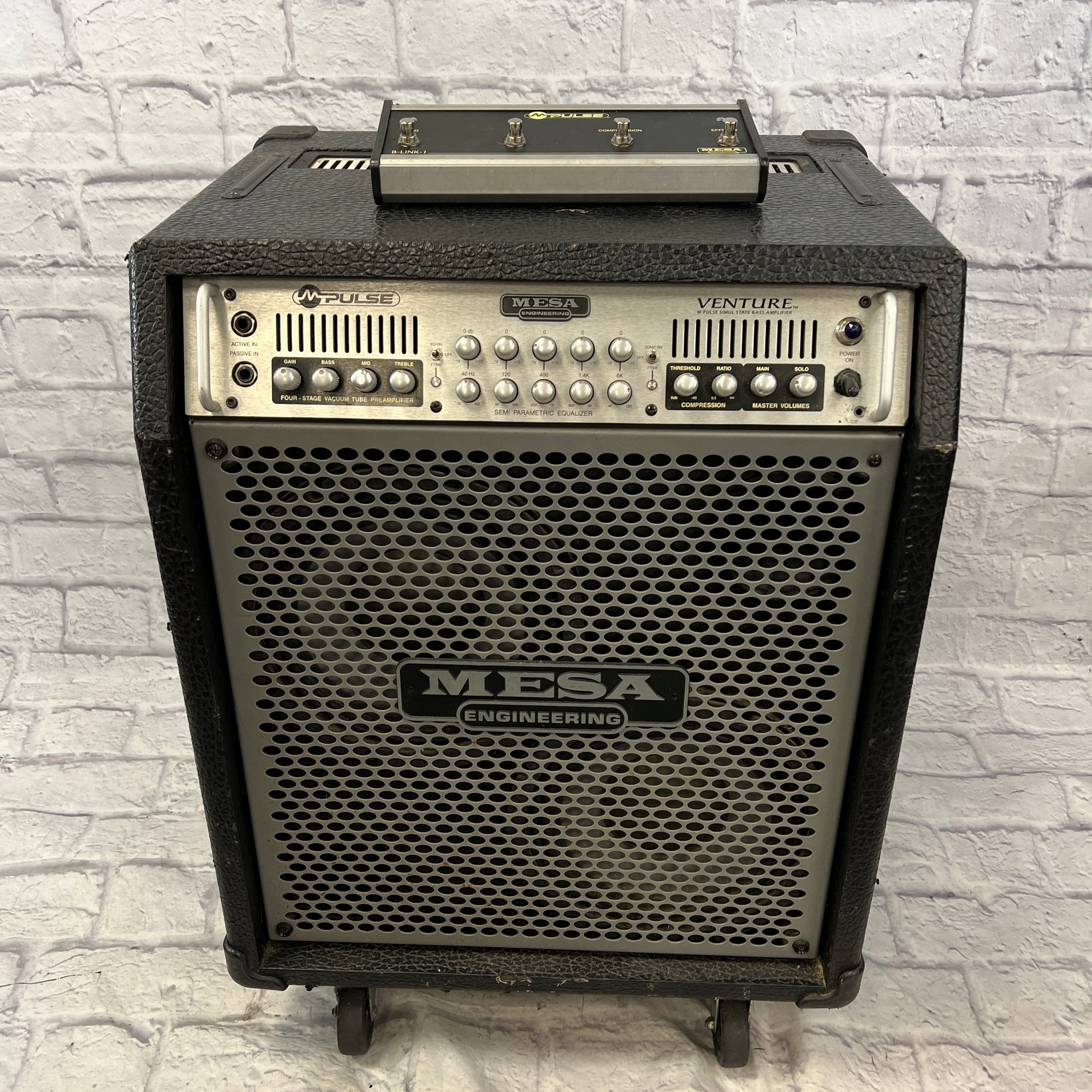 Mesa Boogie M-Pulse Venture 2x10 Bass Combo Amp with Footswitch ...