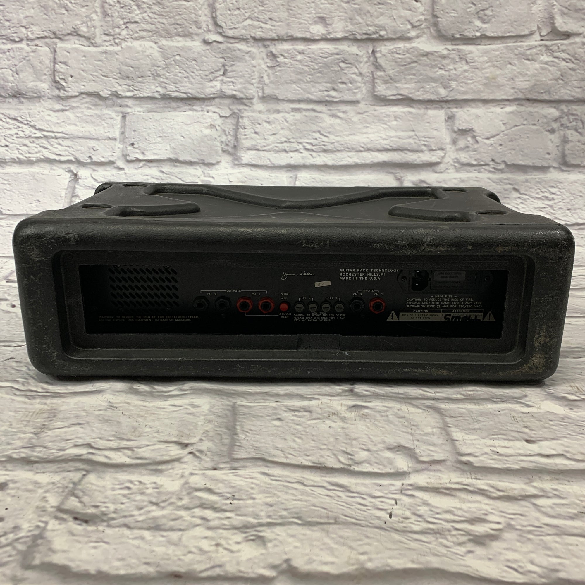 Rocktron Velocity 300 Guitar Power Amp w/ SKB Case - Evolution Music