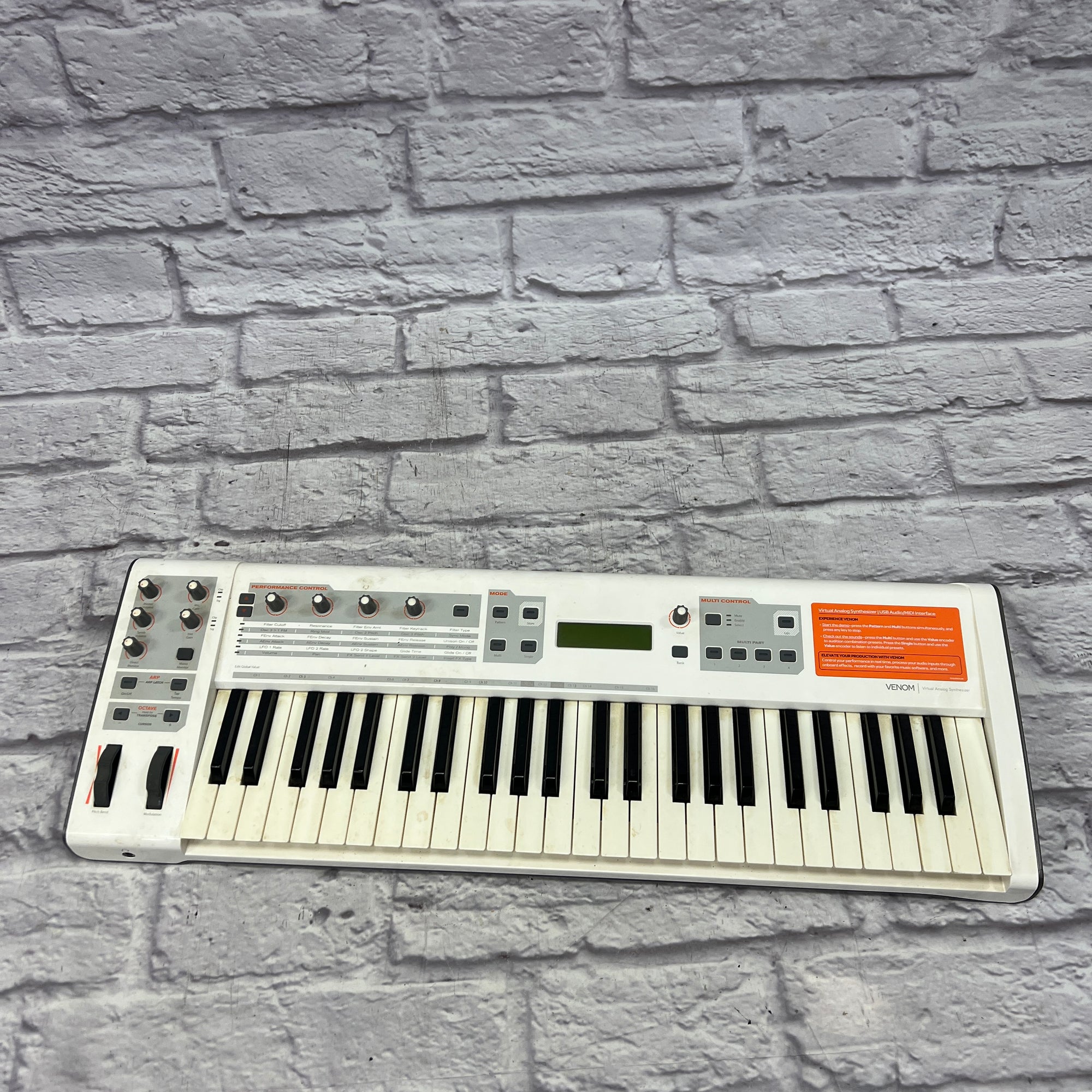 M-Audio Venom Digital Synth - Evolution Music