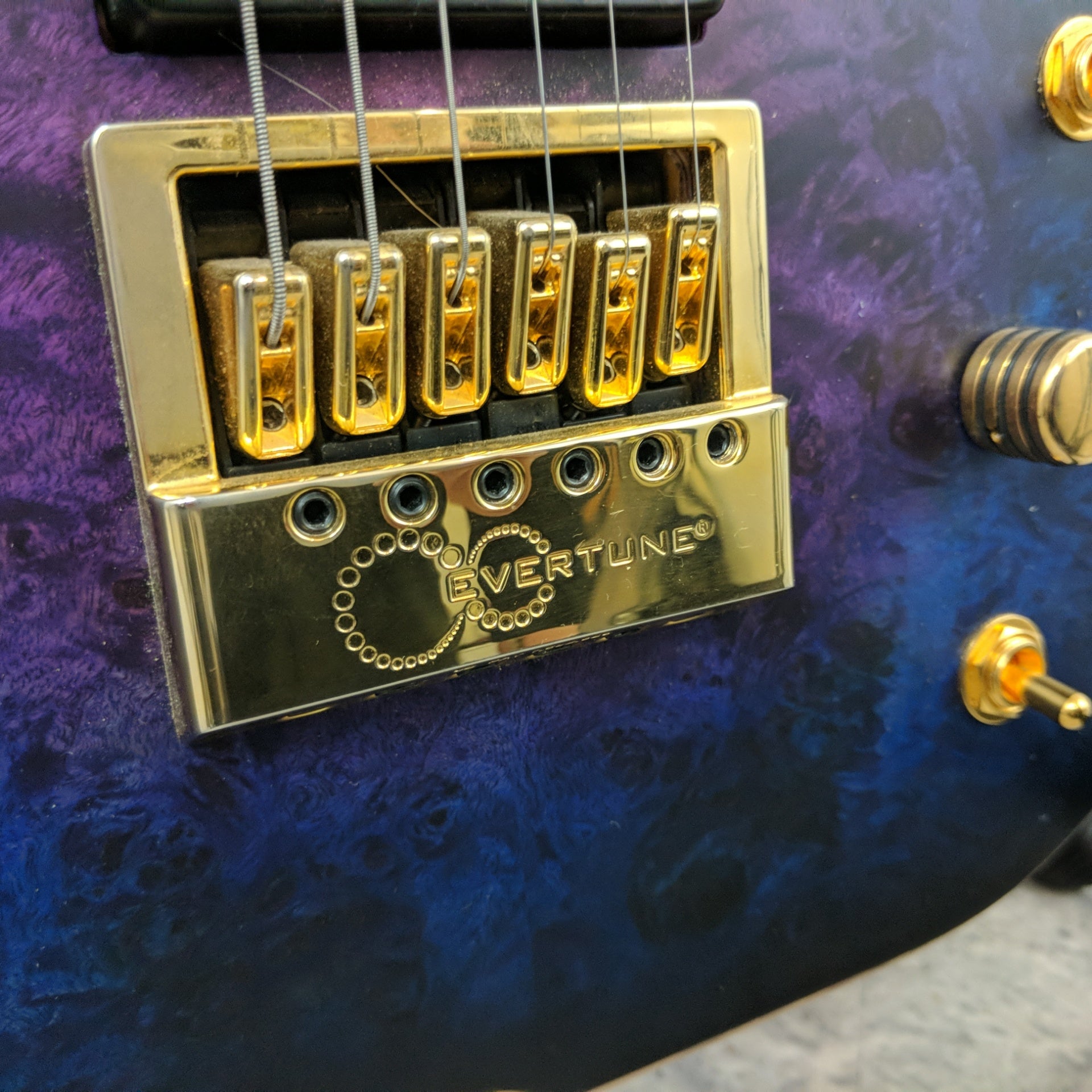 Skervesen Raptor 6 Evertune Viper Headstock Custom Shop Exclusive Elec ...