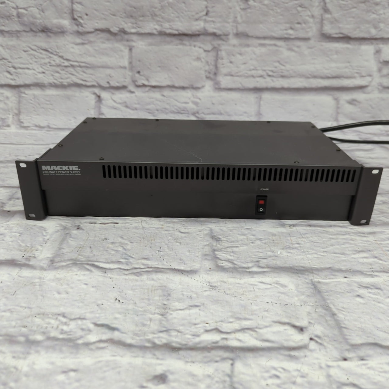 Mackie 24.8 24-Channel 8-Bus Mixing Console w/ Meter Bridge - Evolution ...