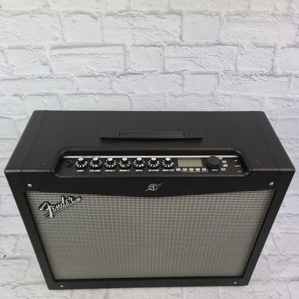 Fender Mustang IV Modeling Guitar Combo w/ Footswitch - Evolution Music