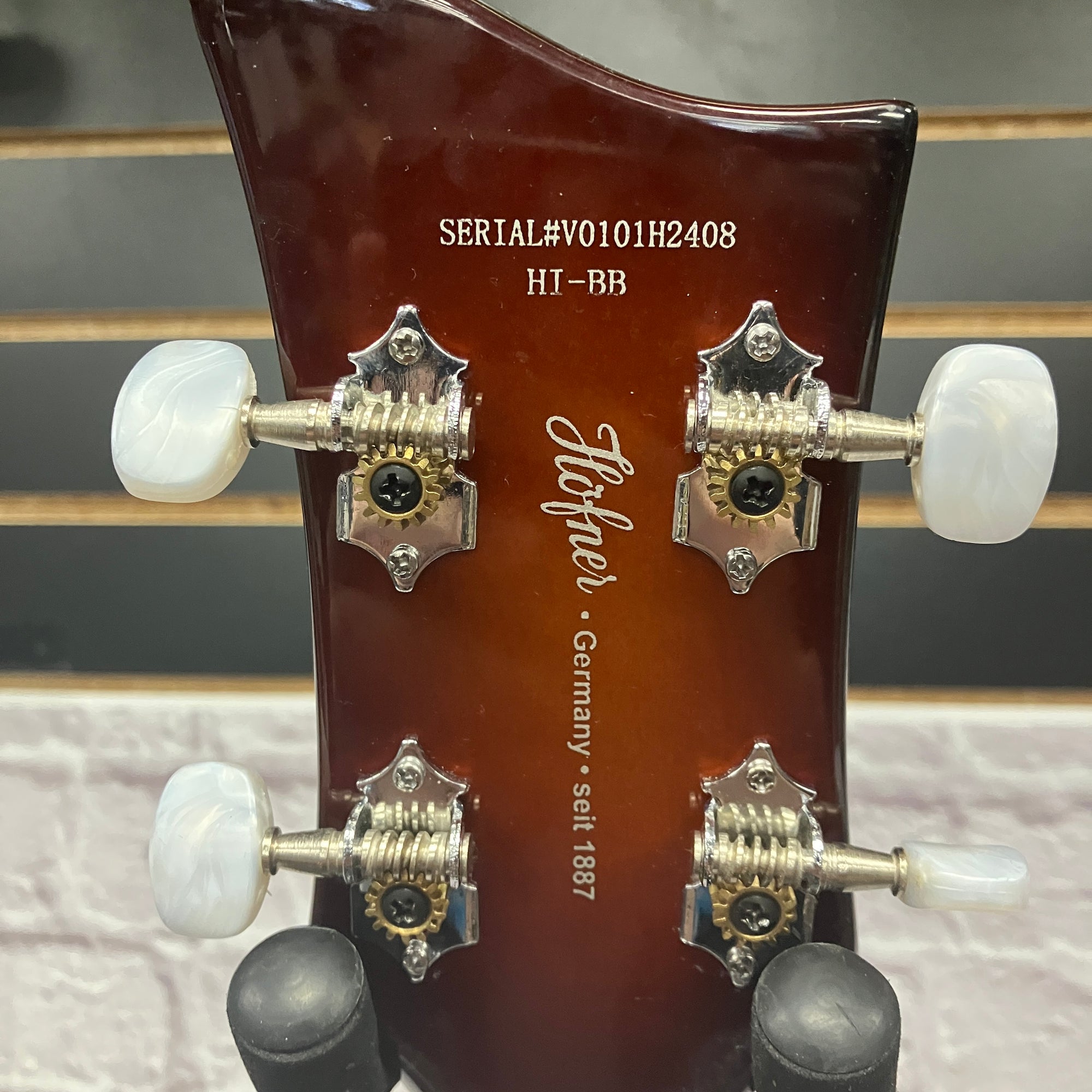 Hofner B-Bass Hi Series Sunburst 4 String Bass Guitar - Evolution Music