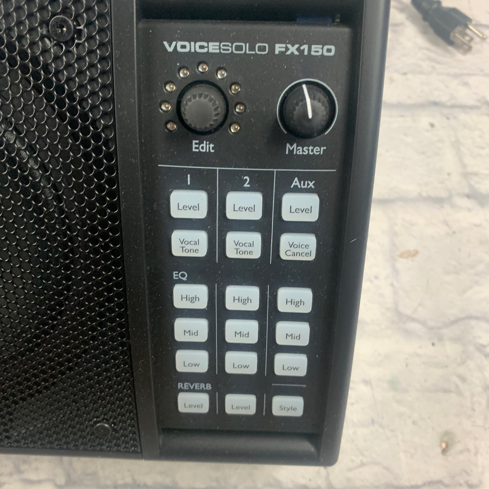 TC Helicon VoiceSolo FX150 Personal PA Speaker - Evolution Music