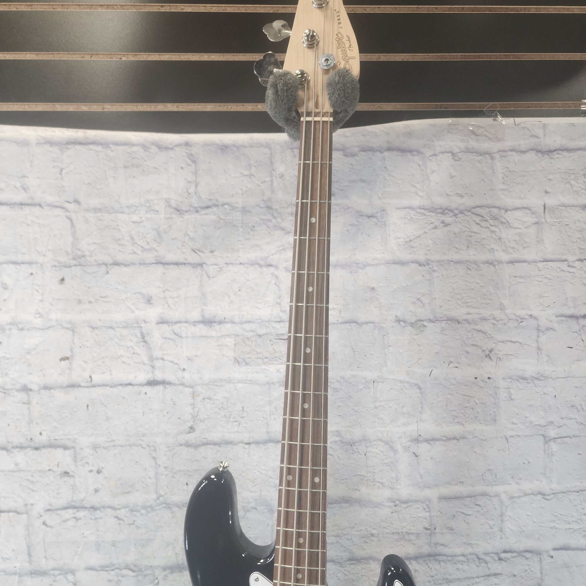 Squier Affinity Jazz Bass 4 String Black - Evolution Music