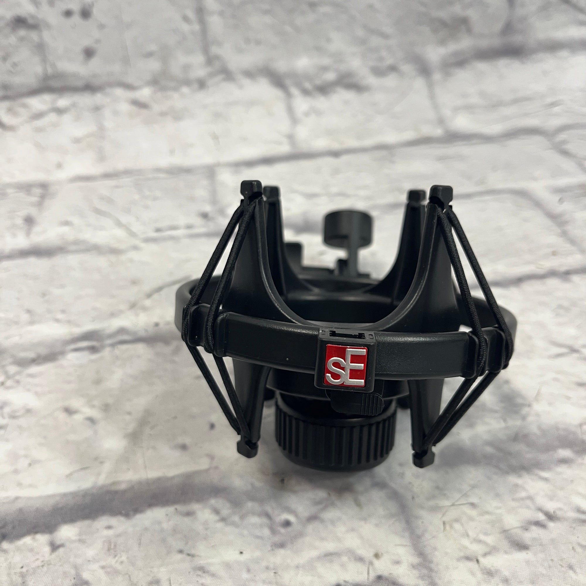 SE Electronics SE2200 Cardioid Condenser Microphone - Evolution Music