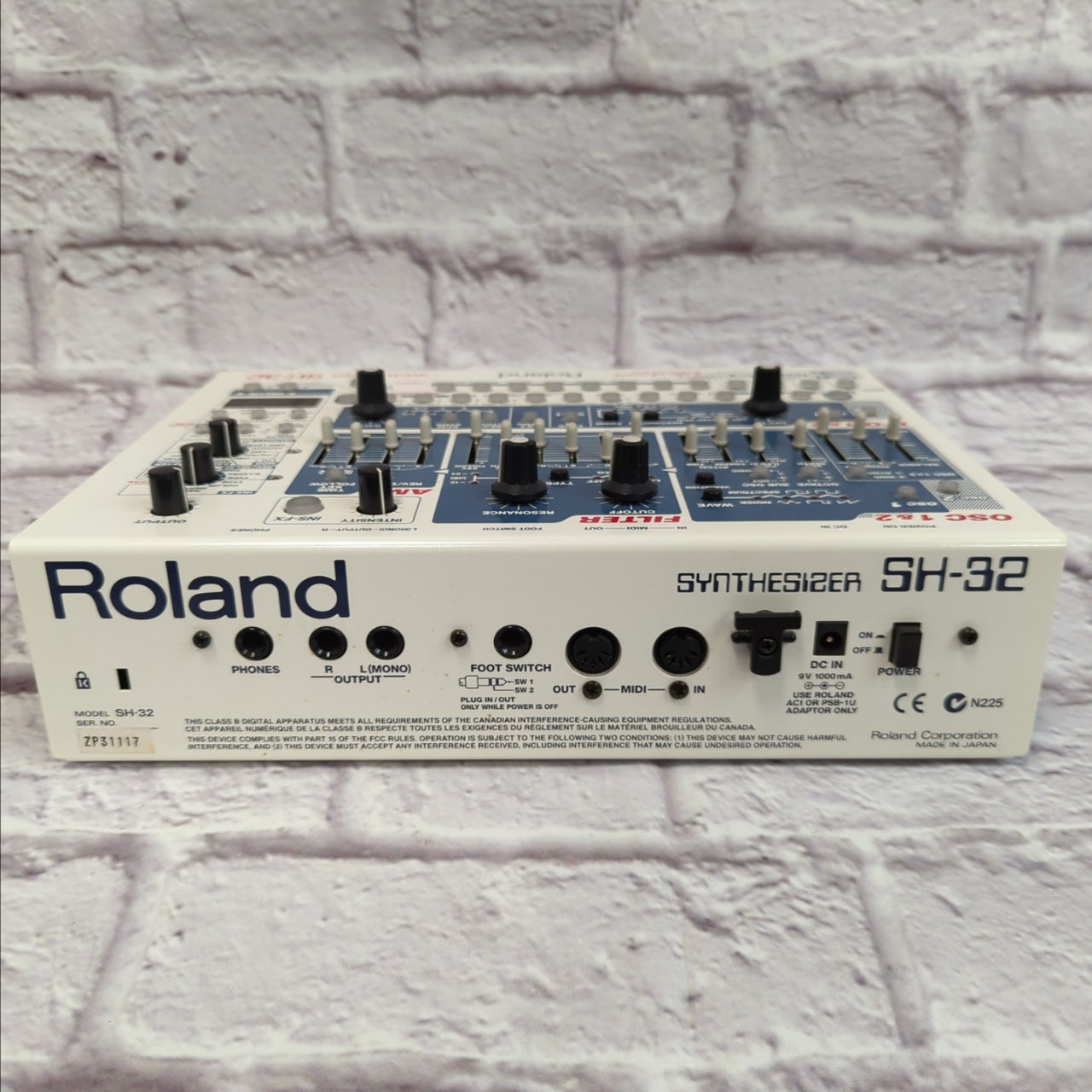 Roland SH-32 Desktop Synthesizer - Evolution Music