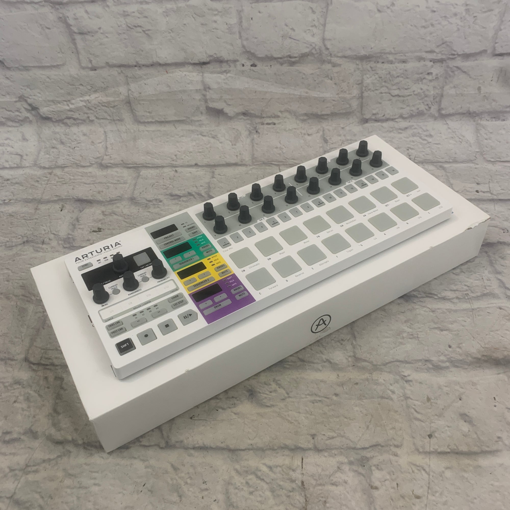 Arturia BEATSTEP Pro Controller & Sequencer - Evolution Music