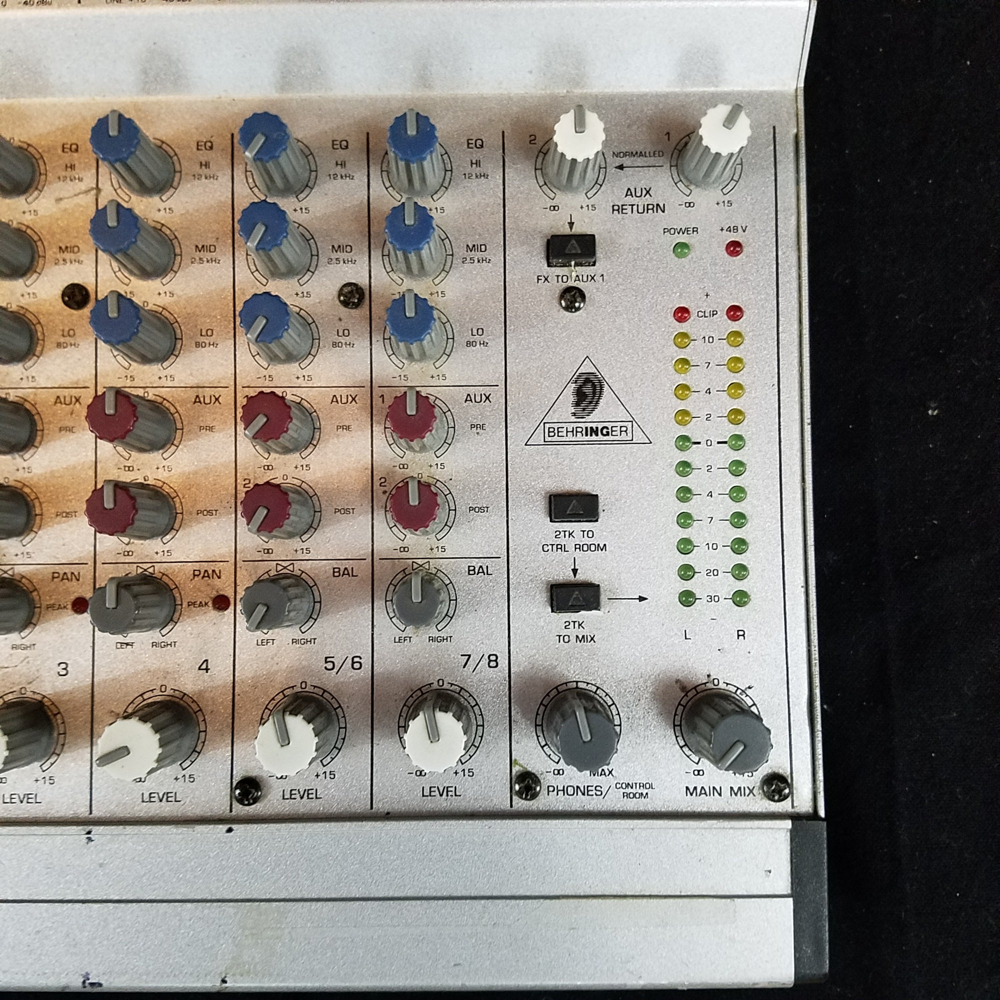Behringer MX802A Mixer - Evolution Music