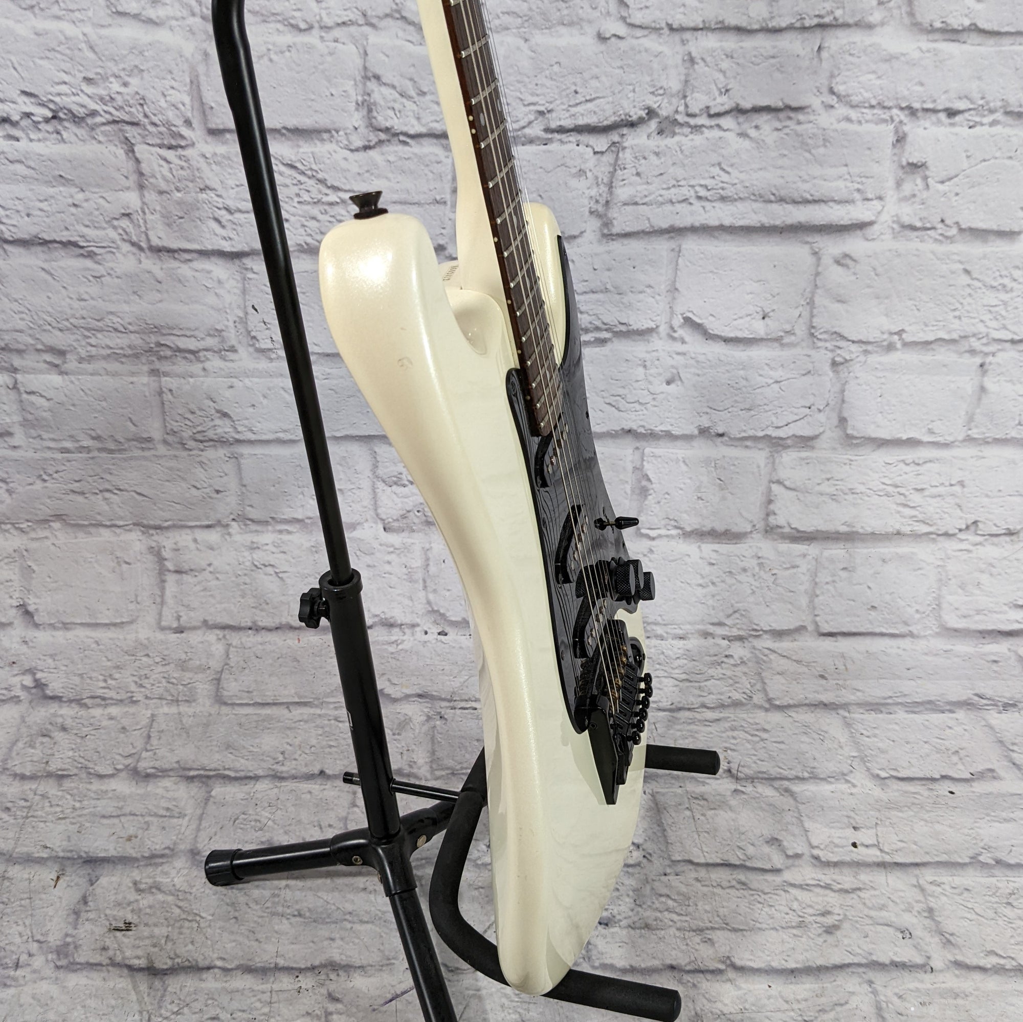 Lotus 80s Strat Copy Kahler style bridge - Evolution Music