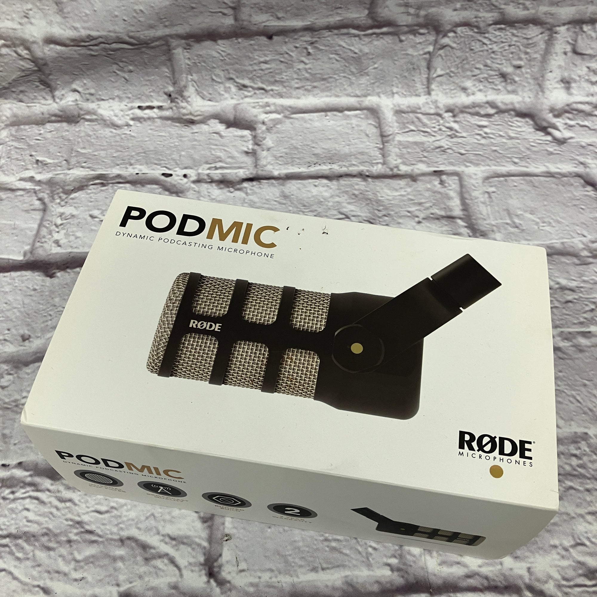 Rode PodMic Dynamic Podcast Microphone - Evolution Music