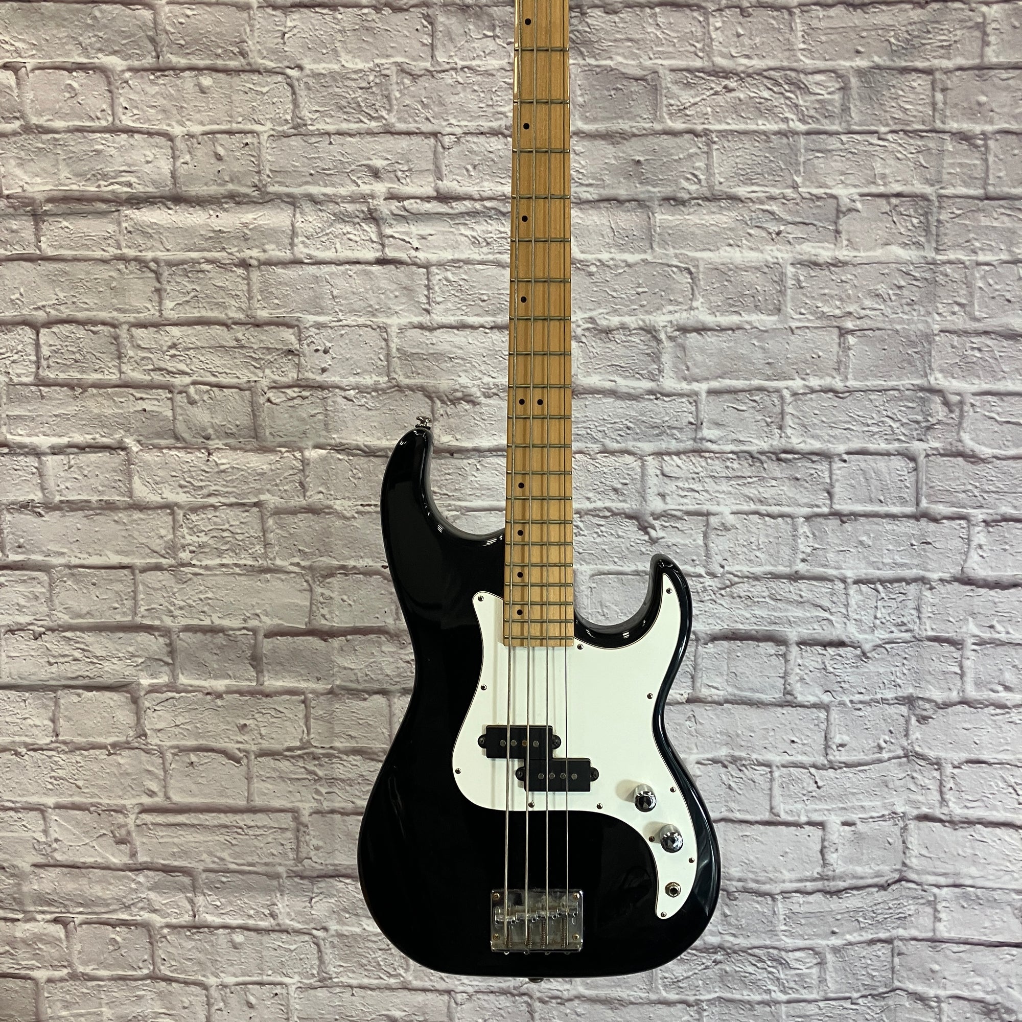 Samick Corsair 4 String P Style Bass - Evolution Music