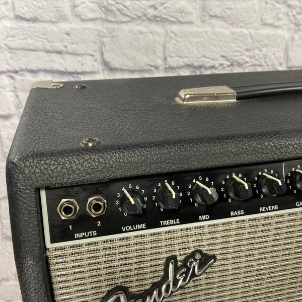 Fender Princeton Chorus 2 x 10 Guitar Amp w/ scratchy pots - Evolution ...