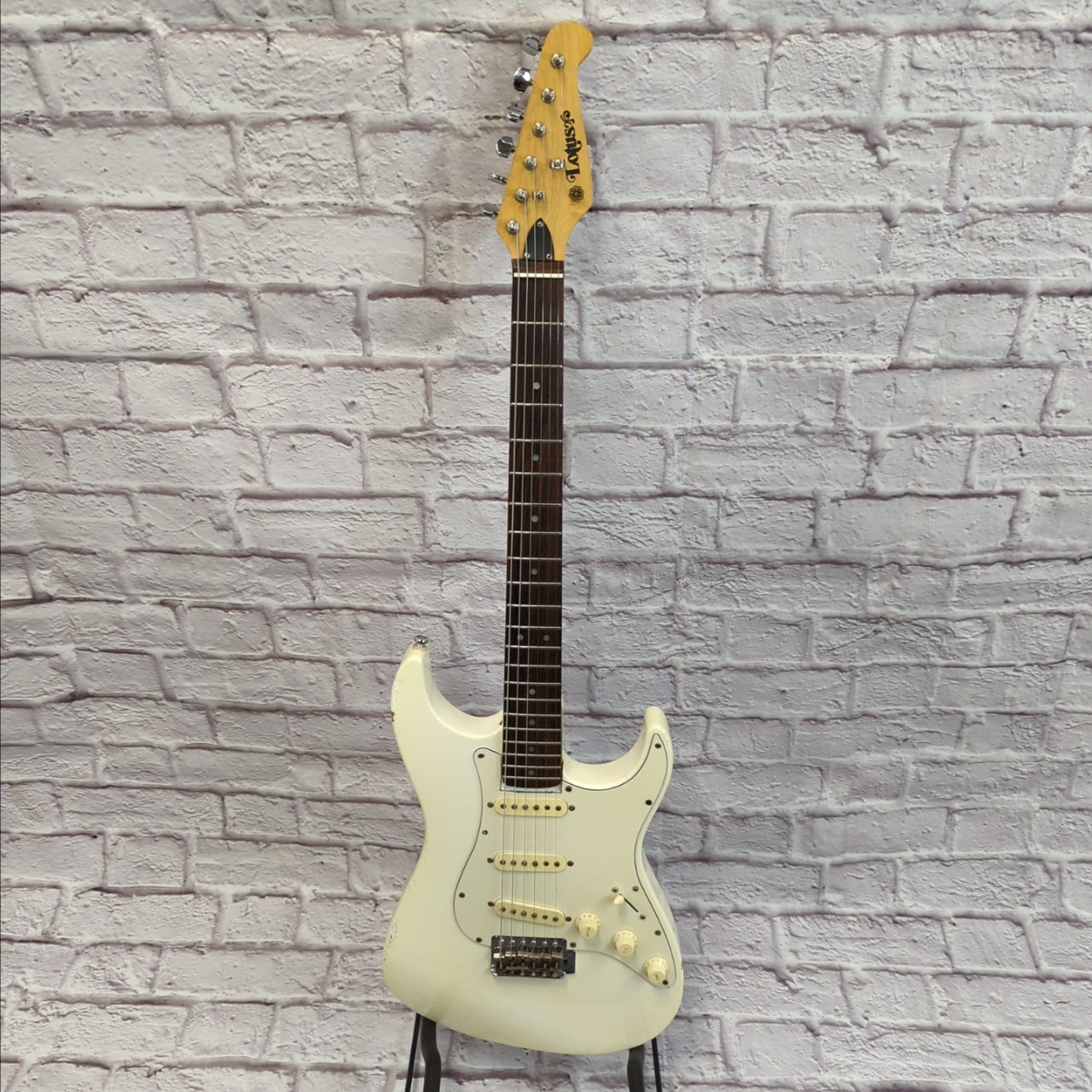 Lotus Strat Copy White 1980s Electric Guitar - Evolution Music