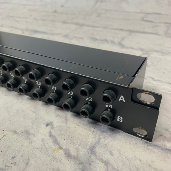 Neutrik 24 Rack Patchbay w/ cables - Evolution Music